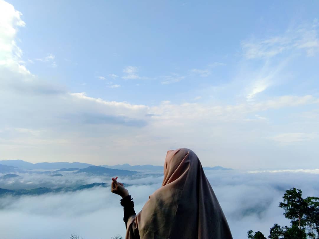 42 Daftar Bukit dan Gunung di Kalimantan Barat - Travedisi