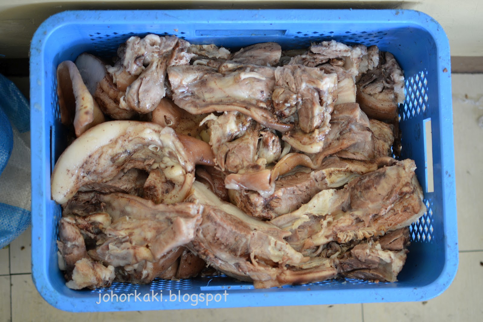 Aling Lucing Sisig in Angeles Pampanga Philippines |Tony Johor Kaki ...