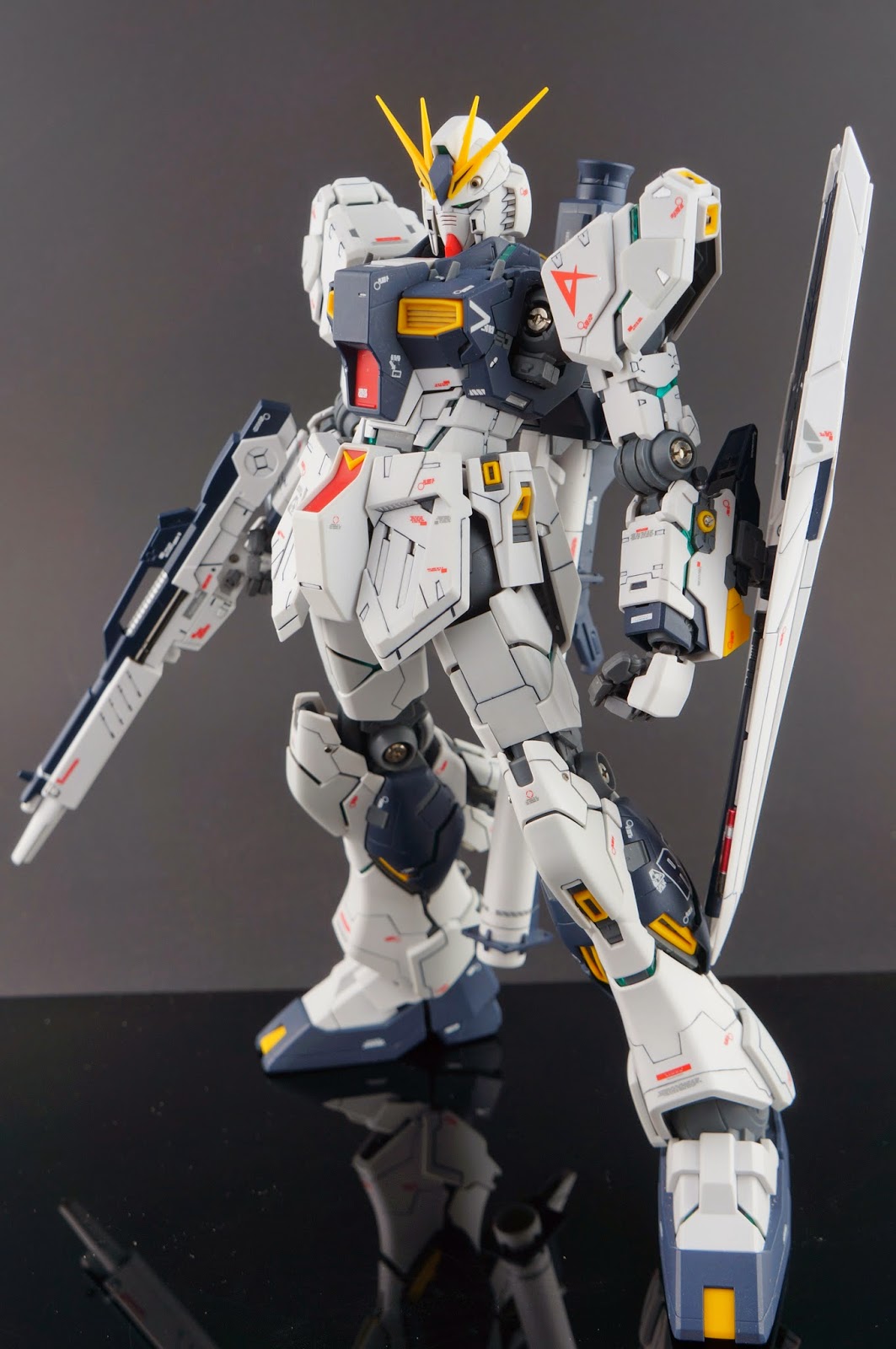 Mecha Junkyardz: MG RX-93-2 NU Gundam