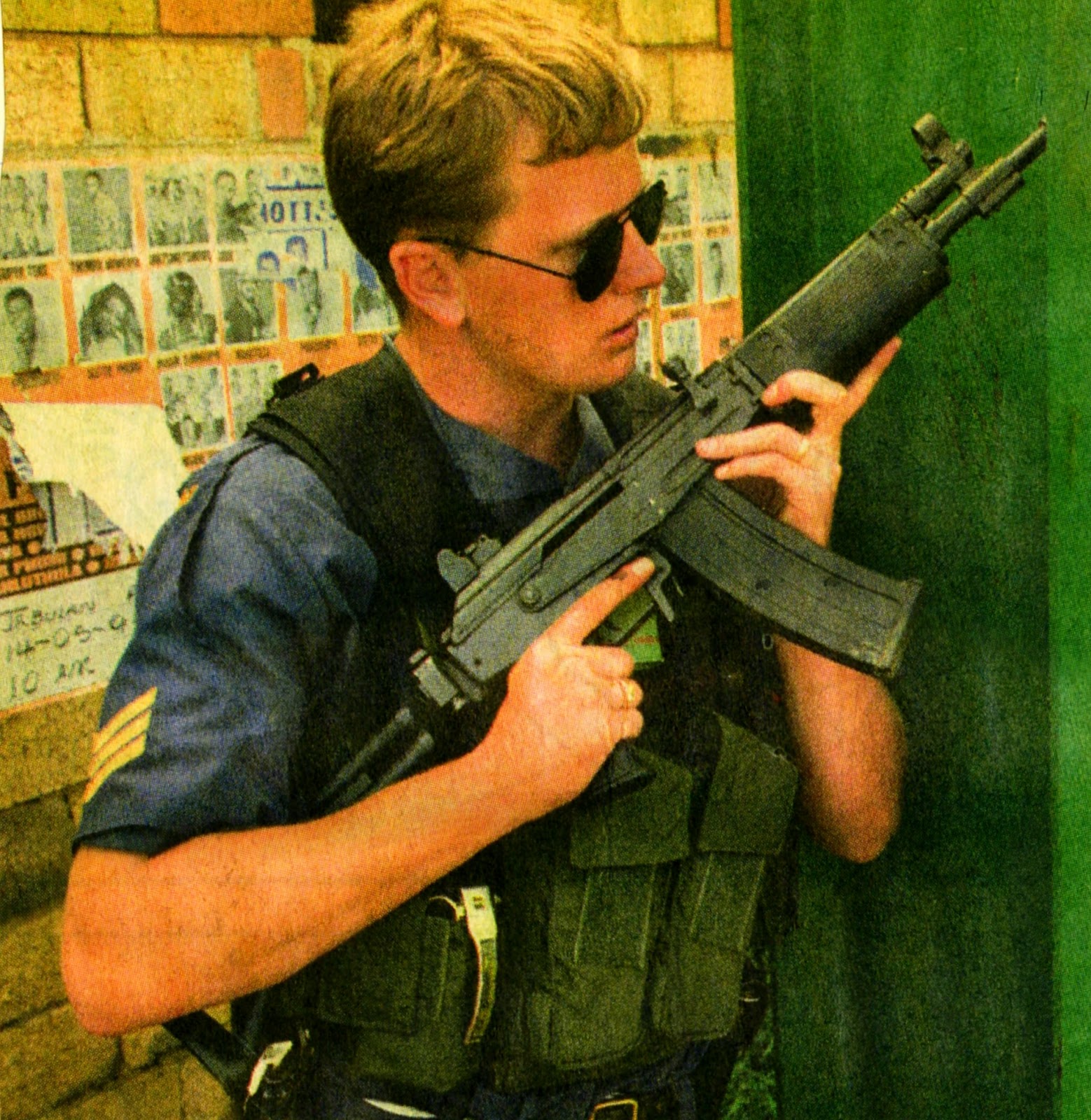 Arms ID'ed: Vektor R5