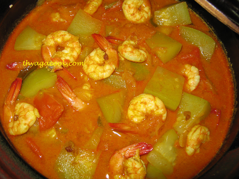 KARI LEAFS ... Malaysian flavour's: MARROW AND PRAWN CURRY