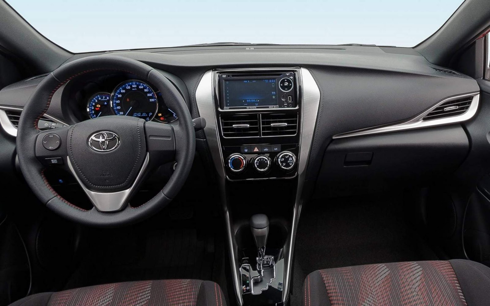 Toyota Yaris Hatch 2018 chega ao México por R$ 41.700