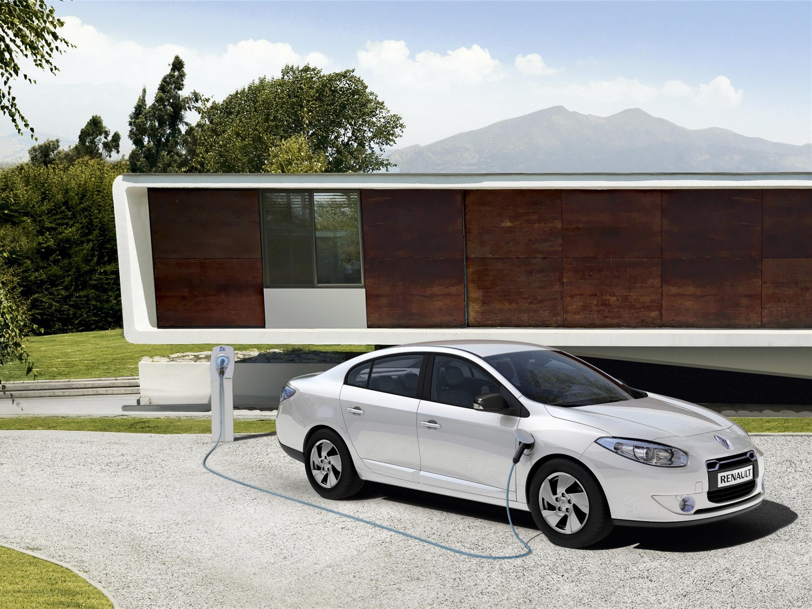 Amy Grant: Renault Fluence