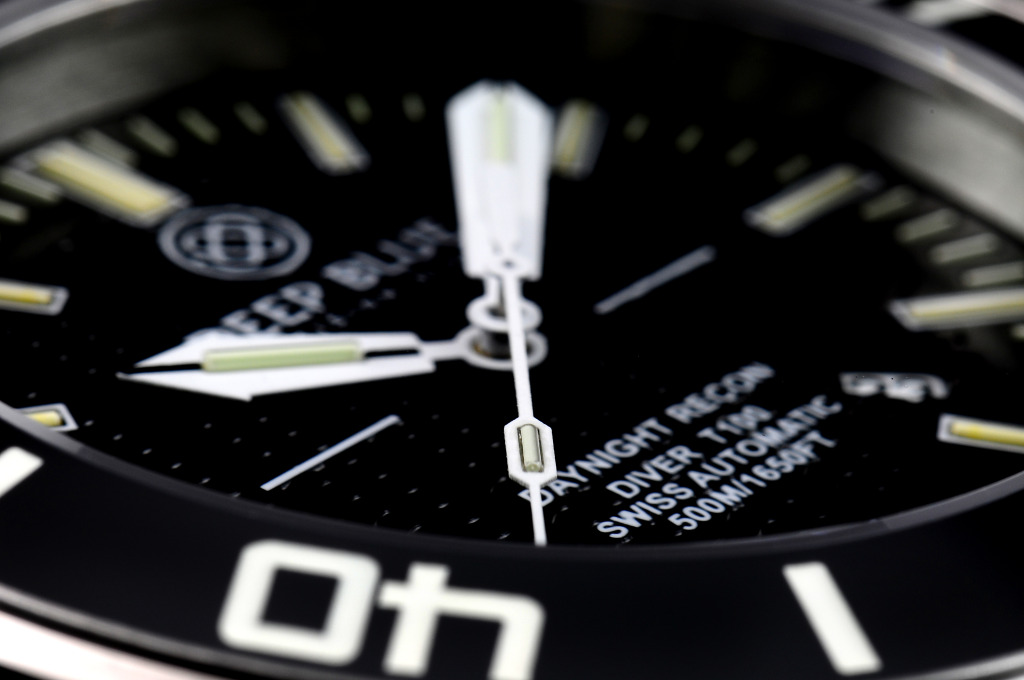 OceanicTime: DEEP BLUE Watches Daynight Recon T-100 DIVER