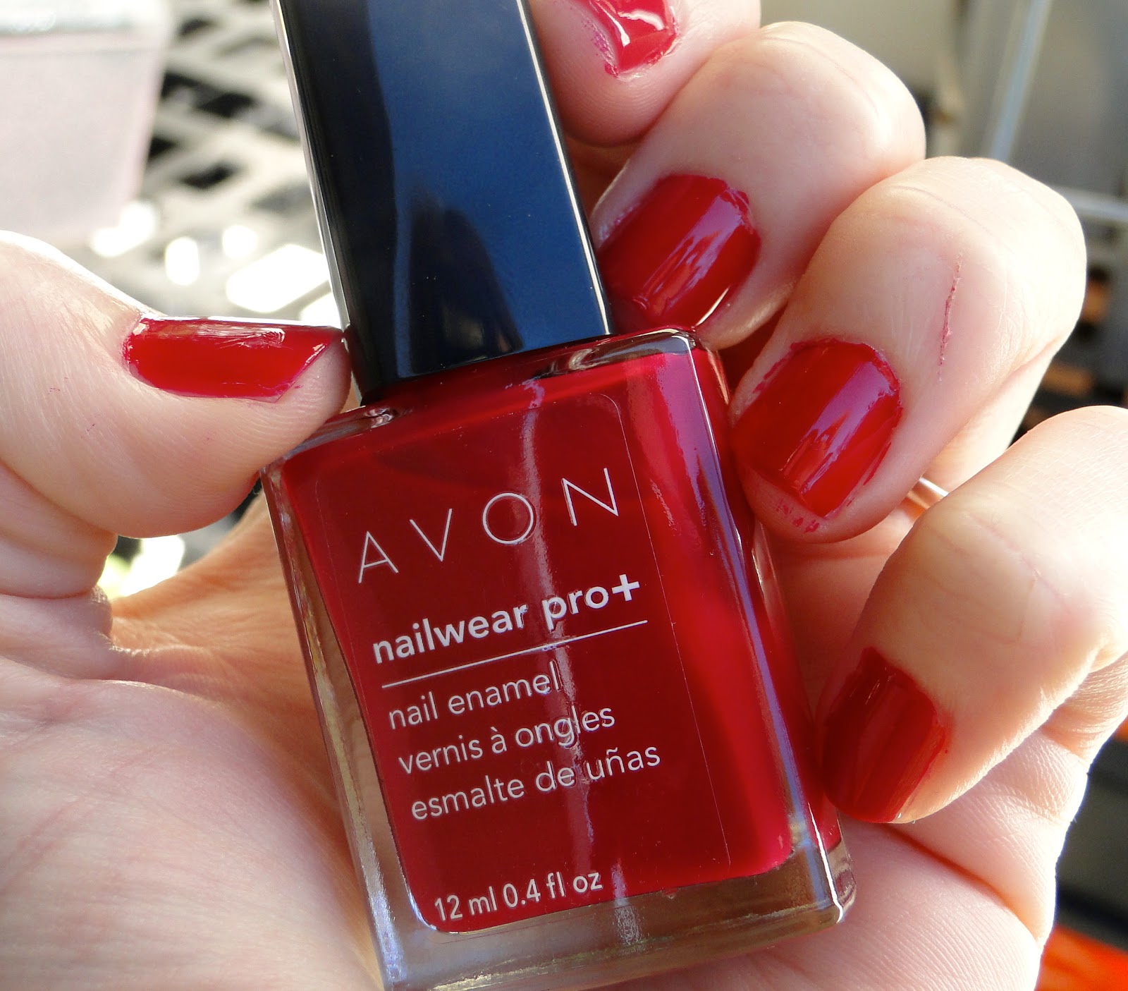 The Bug That Fleeps: Nail of the Day: Avon Nailwear Pro+ in Red Reveal