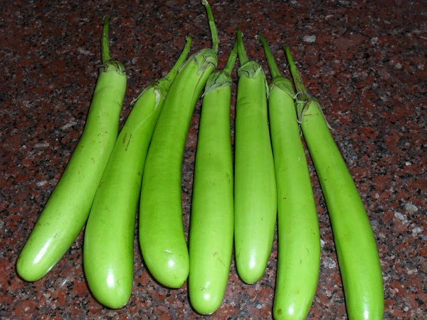 Mysooru Badanekaayi Palya - Mildly Spicy Mysore Brinjal Dry Curry