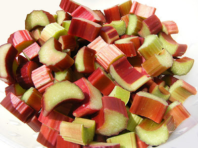 The Little Red Hen: Rhubarb Bliss