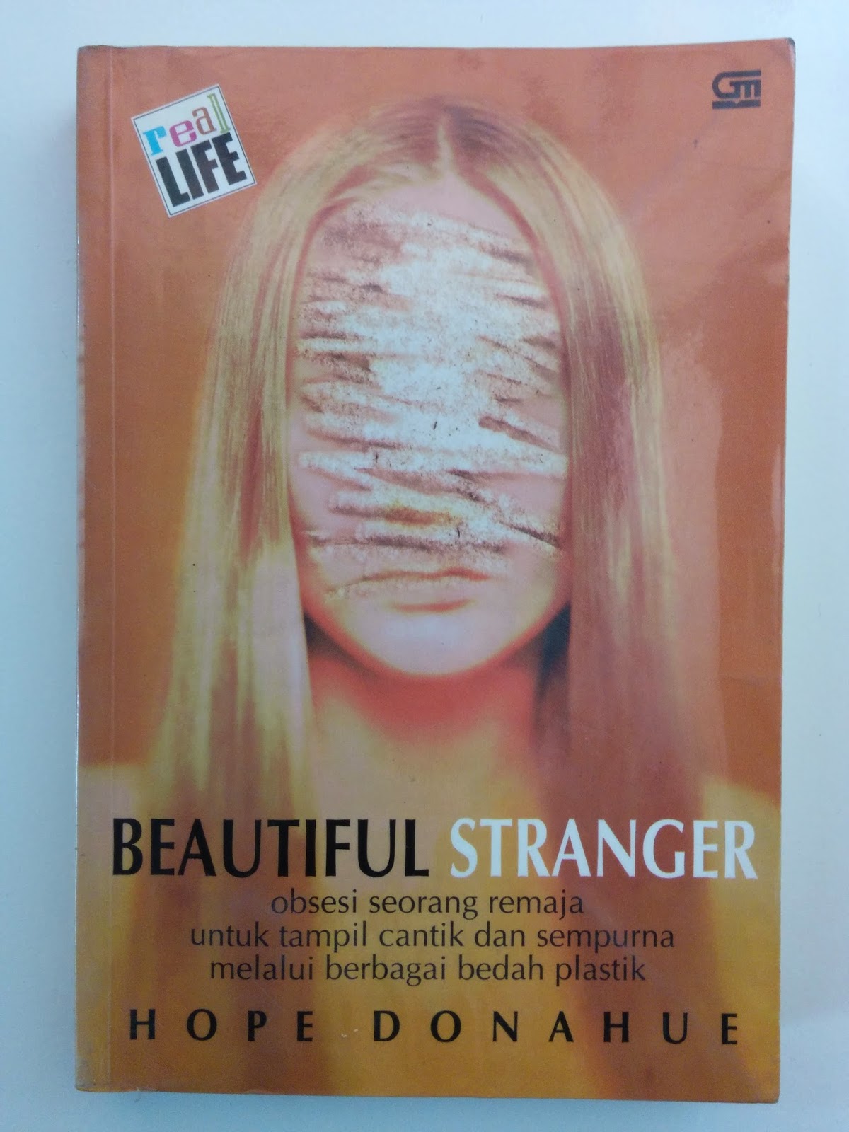 Jual Novel: Beautiful Stranger ( Hope Donahue ) | Aksiku Toko Buku ...