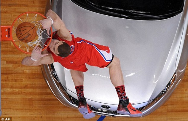 MUNDIR TATTOO KUTIL: Abs-olutely fantastic! NBA player Blake Griffin ...