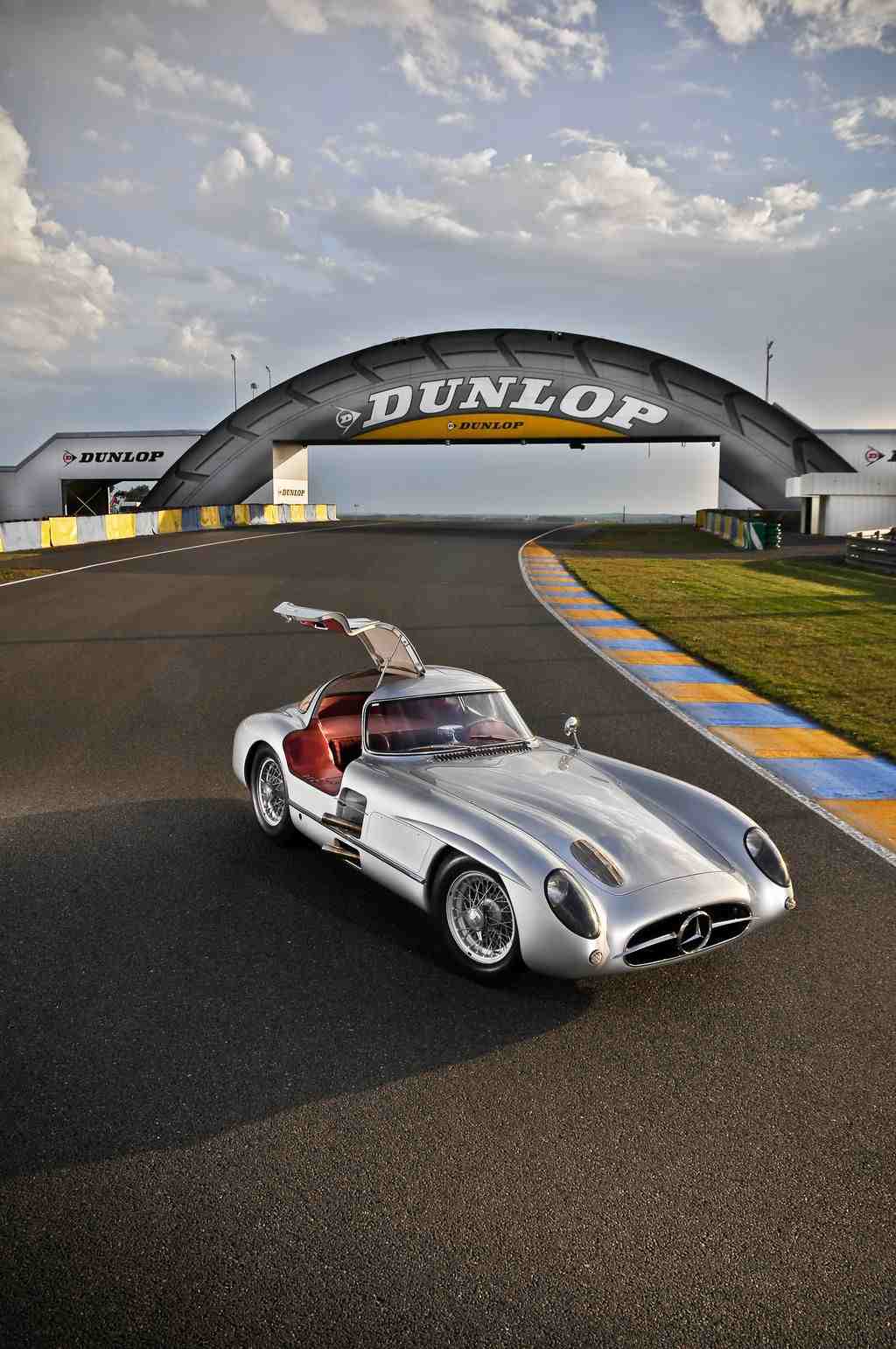 My Long Journey At London,UK: The Legen Of SL 300 Transform be SLS 63 AMG