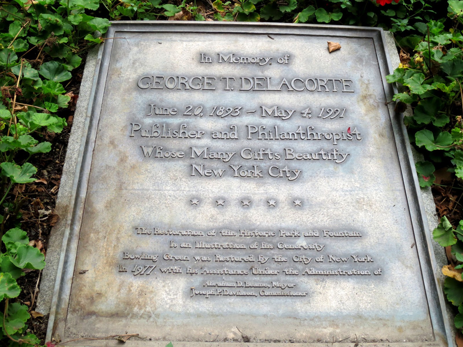 Big Apple Secrets: Bowling Green park. The tale of two monuments. Part 2