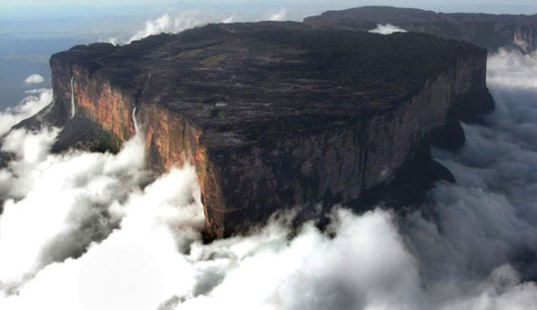 Mount Roraima, The Mysterious Flat Mountain | world paradise