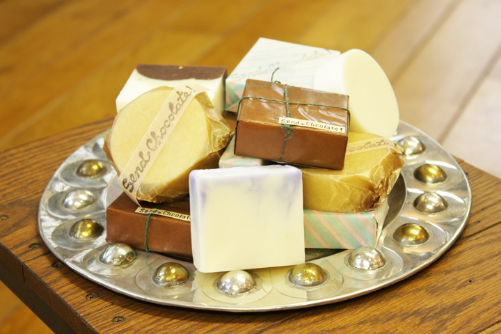 Item of the Day // Send Chocolate! | LOVE journal