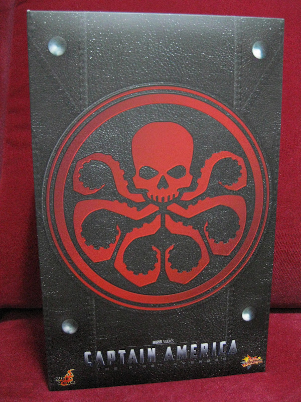 deSMOnd Collection: Hot Toys "Red Skull" in Captain America