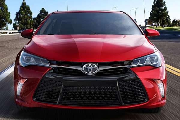 2016 TOYOTA CAMRY SE, REVIEW, SPECS | SHAREFORU123