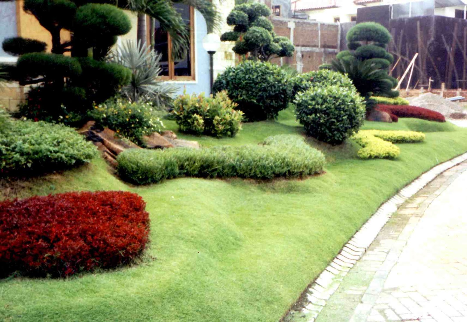 Gambar Foto Desain Taman Klasik