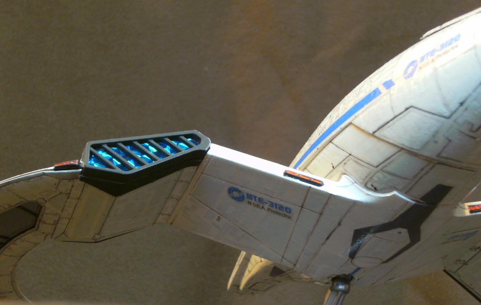 Happyscale-Modellbau: N.S.E.A. Protector (Galaxy Quest) - Pegasus Model ...