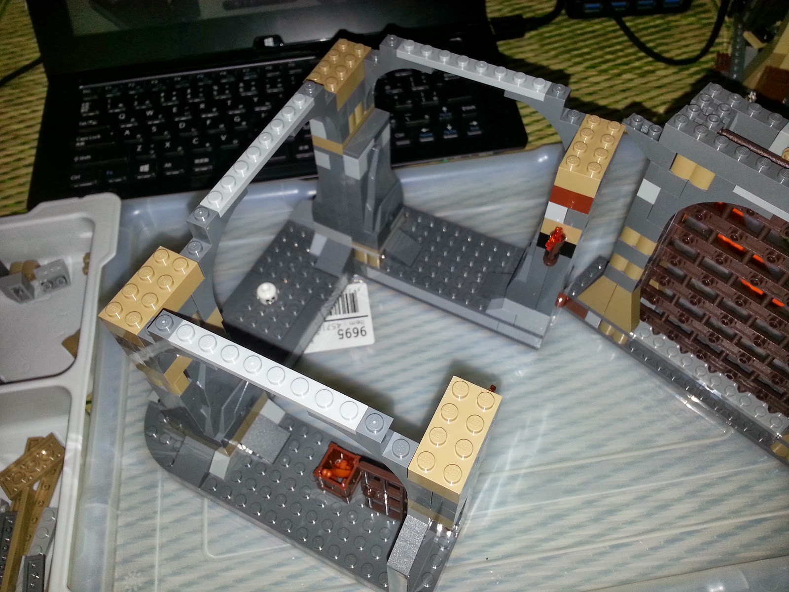 工作と小物のがらくた部屋: LEGO 75005 STAR WARS Rancor Pit ランコア・ピット