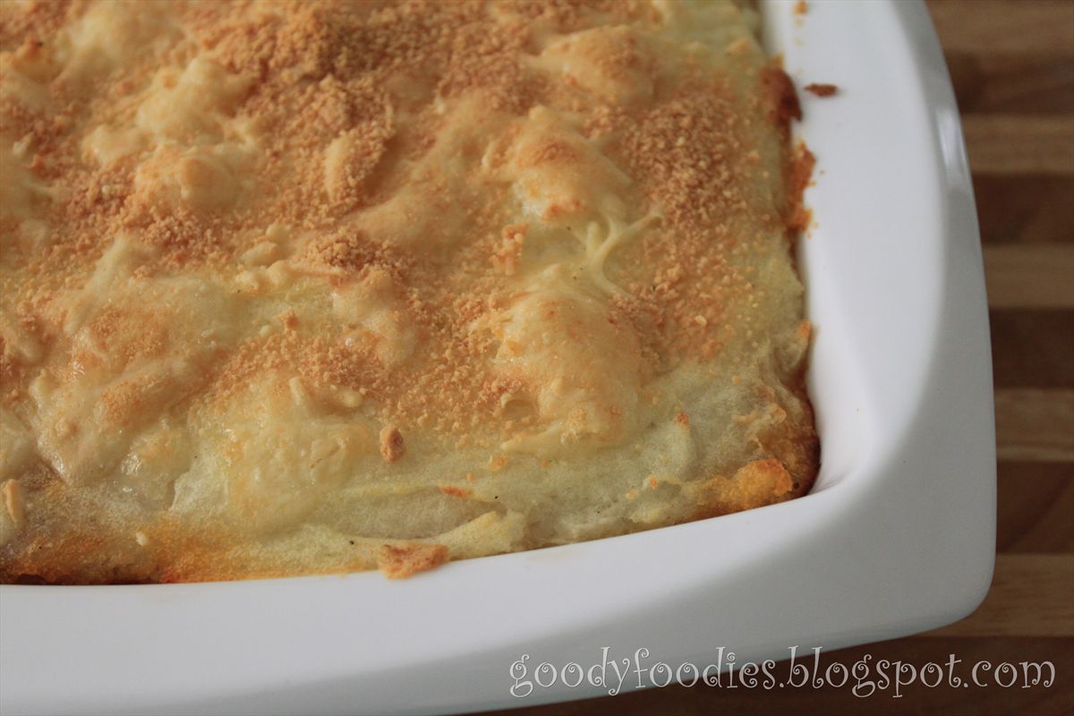 GoodyFoodies: I cooked: Cheesy cottage pie