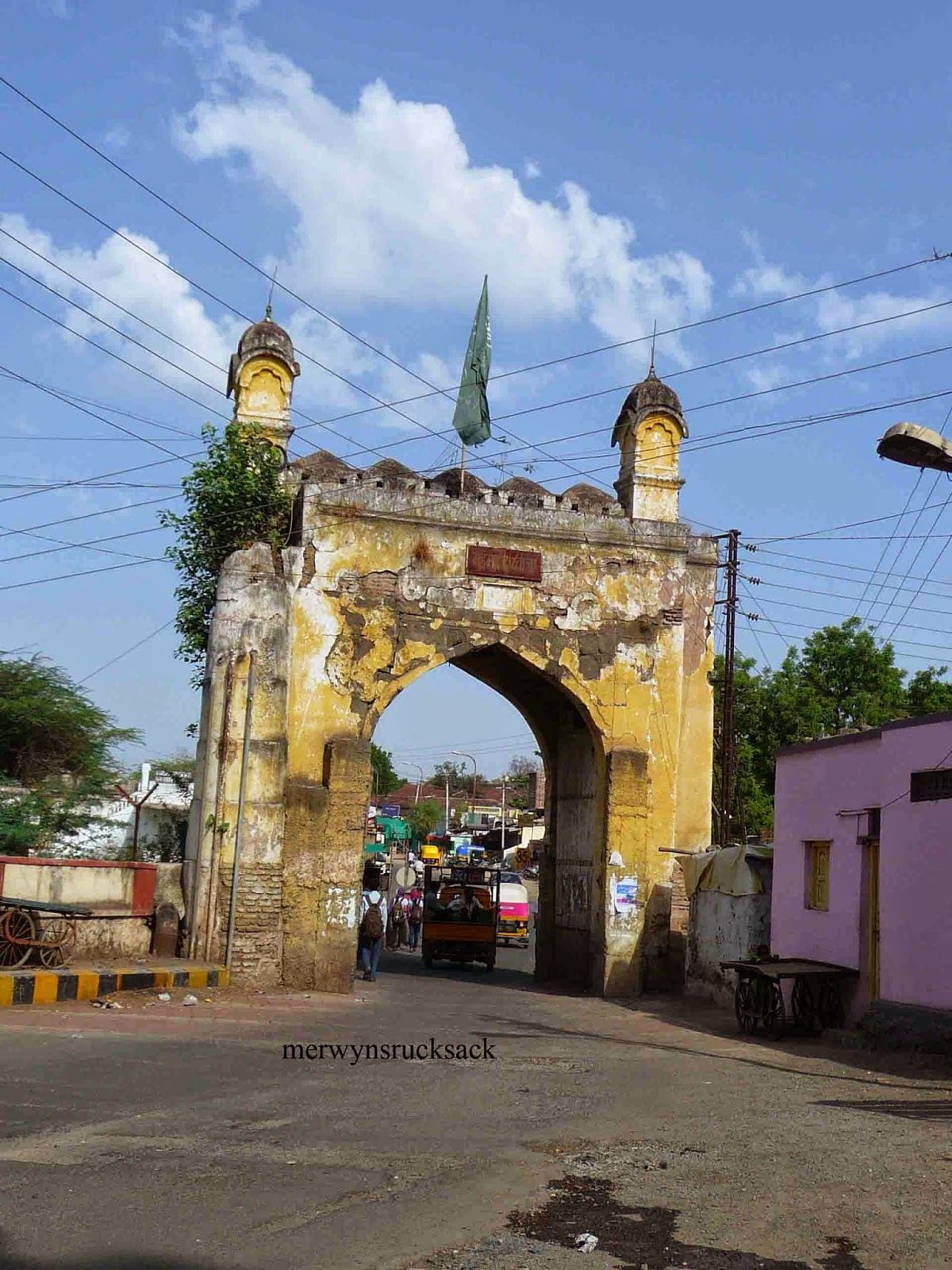 Doors (Darwaza) to Aurangabad | The journey of a thousand miles begins ...