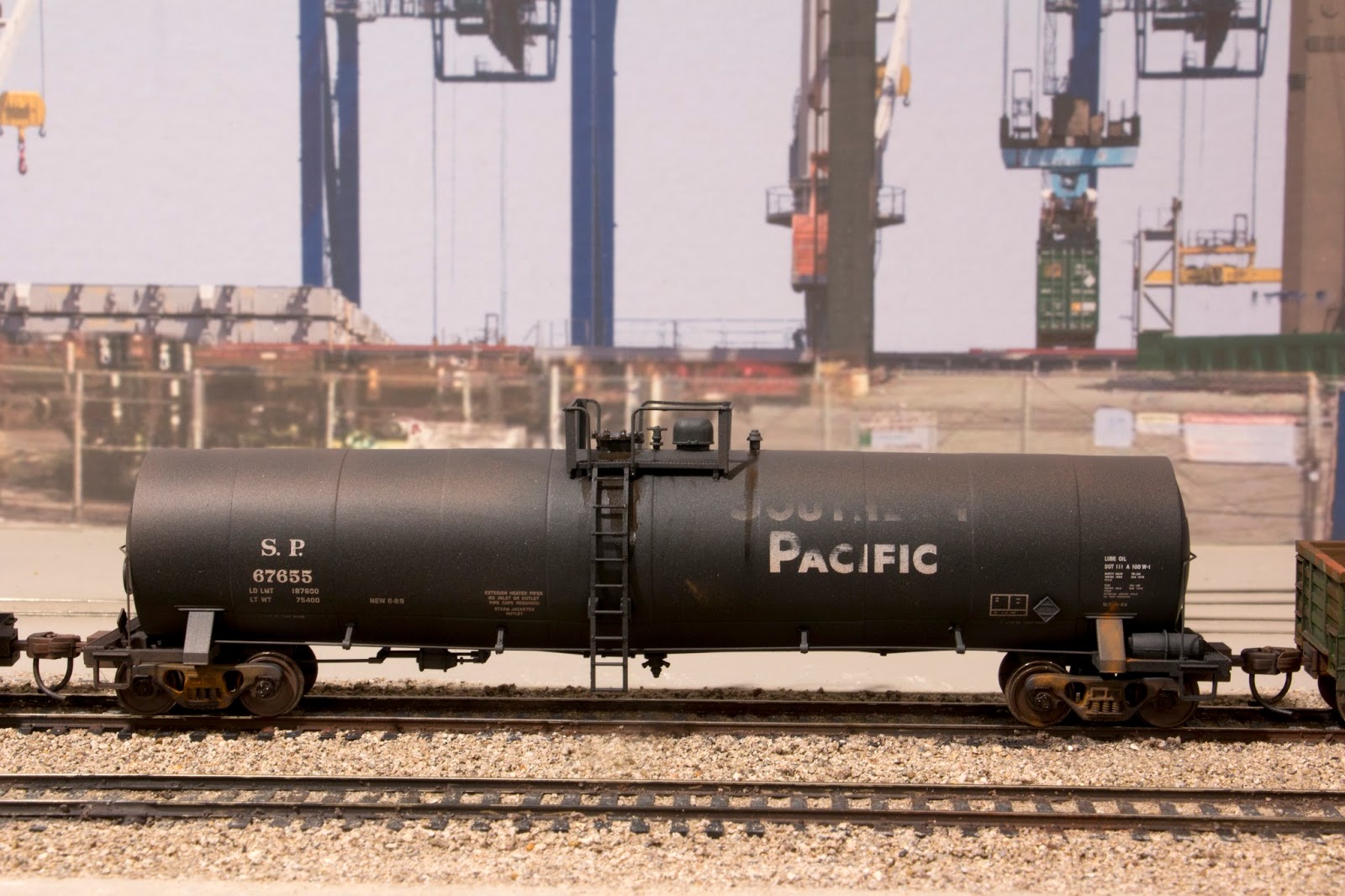 USMRR Aquia Line and other Model Railroad Adventures: Weathering Modern ...