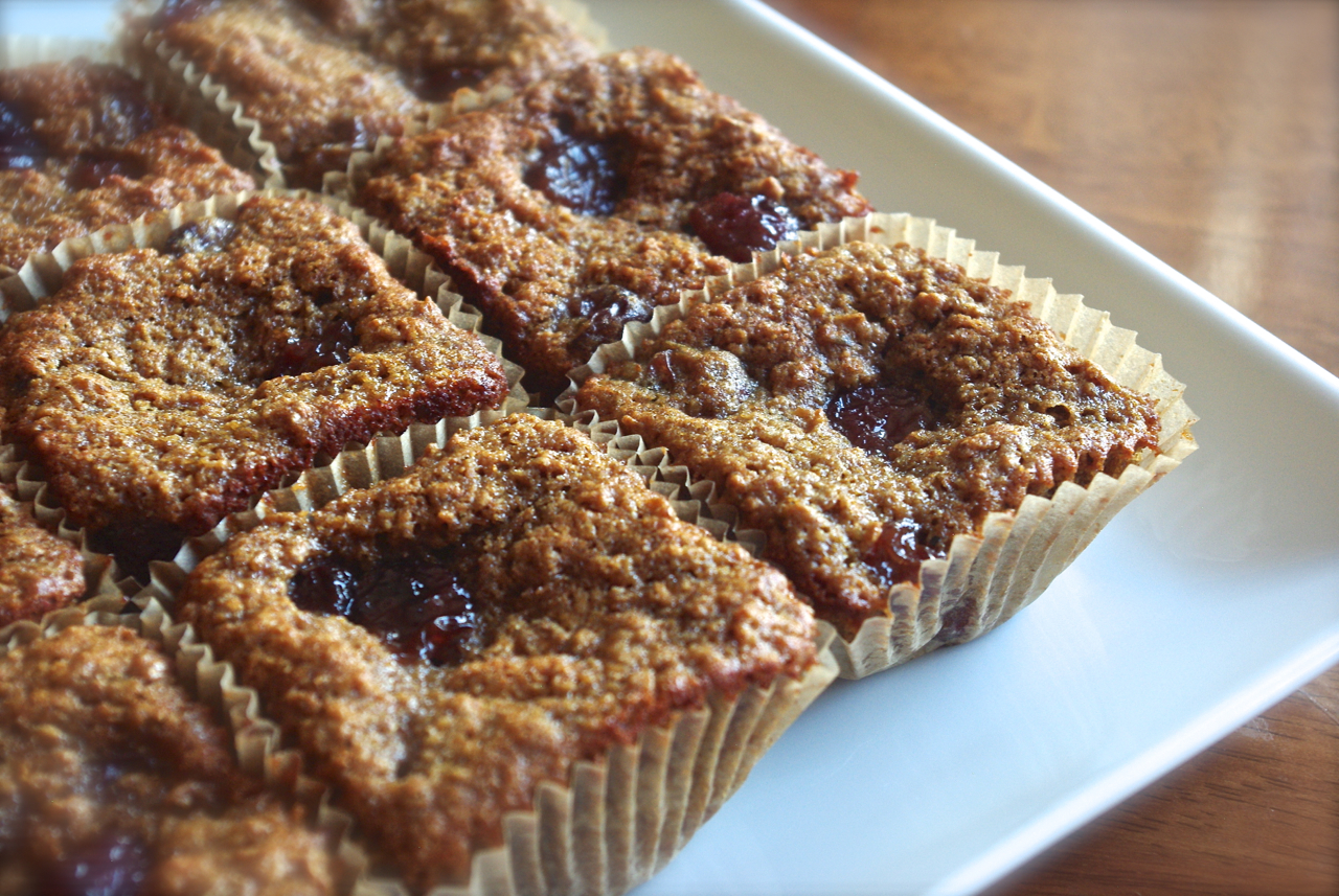 Luv'n Spoonfuls: Whole Wheat Bran Muffins with Roasted Grapes