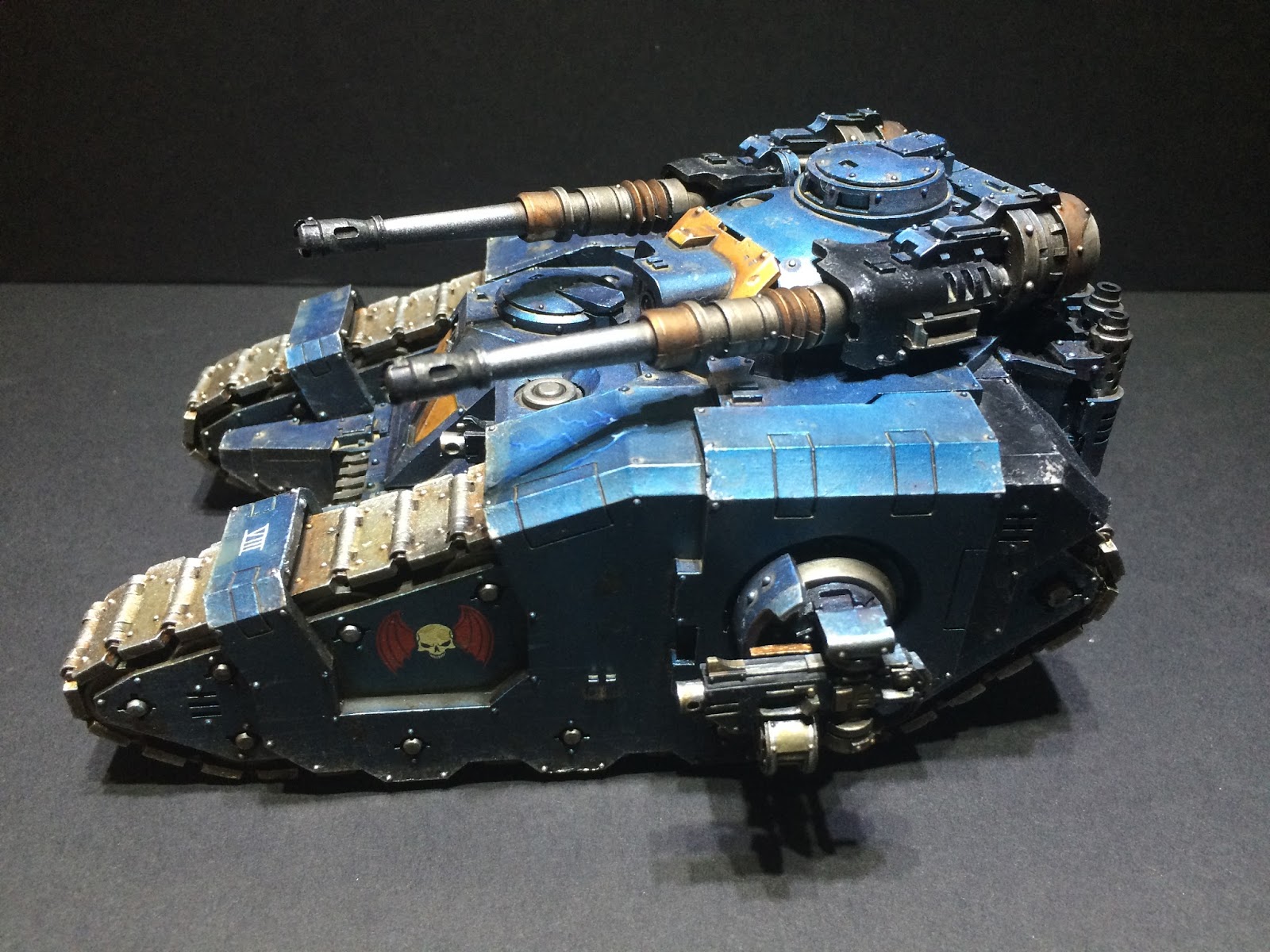 SCIFI WARGAMERS: Showcase: Night Lords Legion Sicaran Battle Tank.