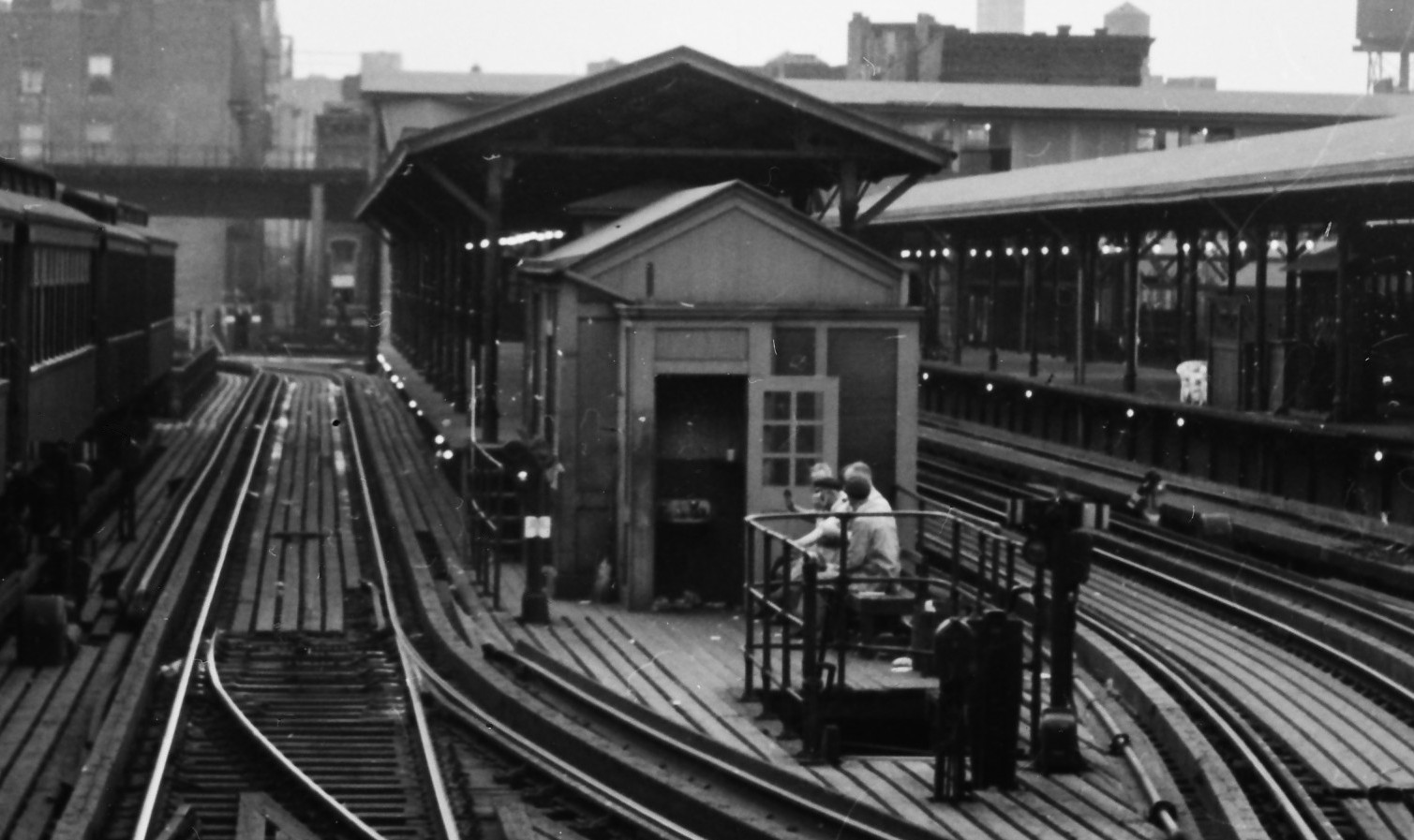 War of Yesterday: Riding the El - 11 - Second Avenue