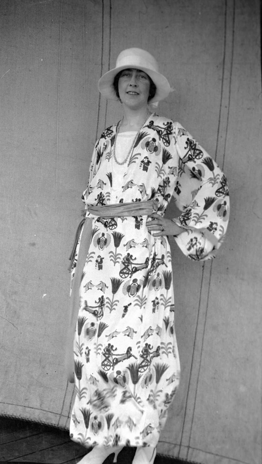 The Queen of Crime: 18 Rare Photos of a Young Agatha Christie at the ...