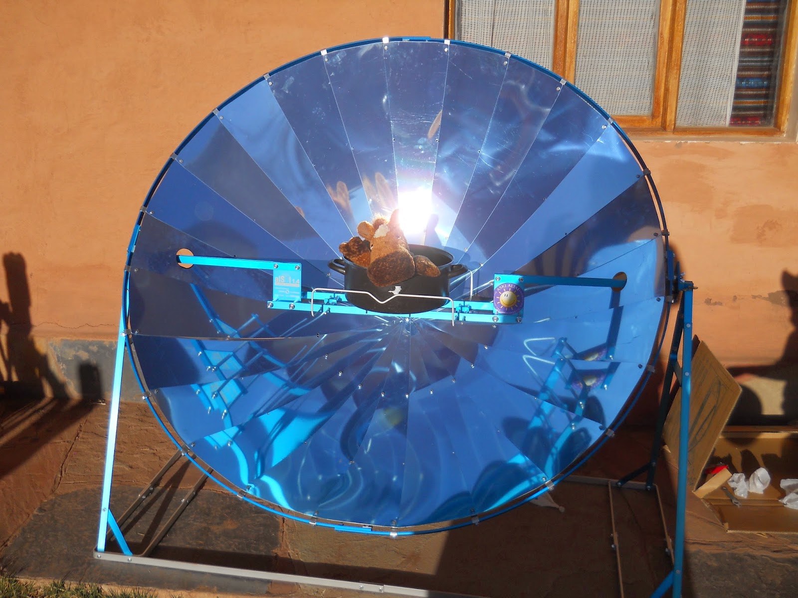 SOL y Dar y Dar: Como hacer una cocina solar parabólica Alsol K14