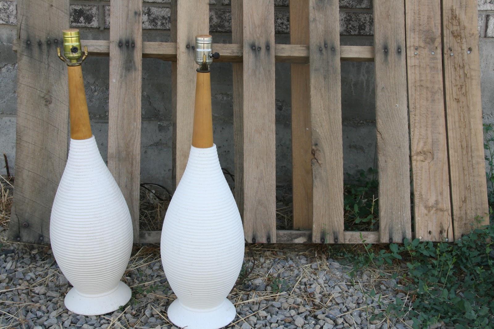 retropolitan: Hand Painted {Anthro} Inspired Lamp Shade