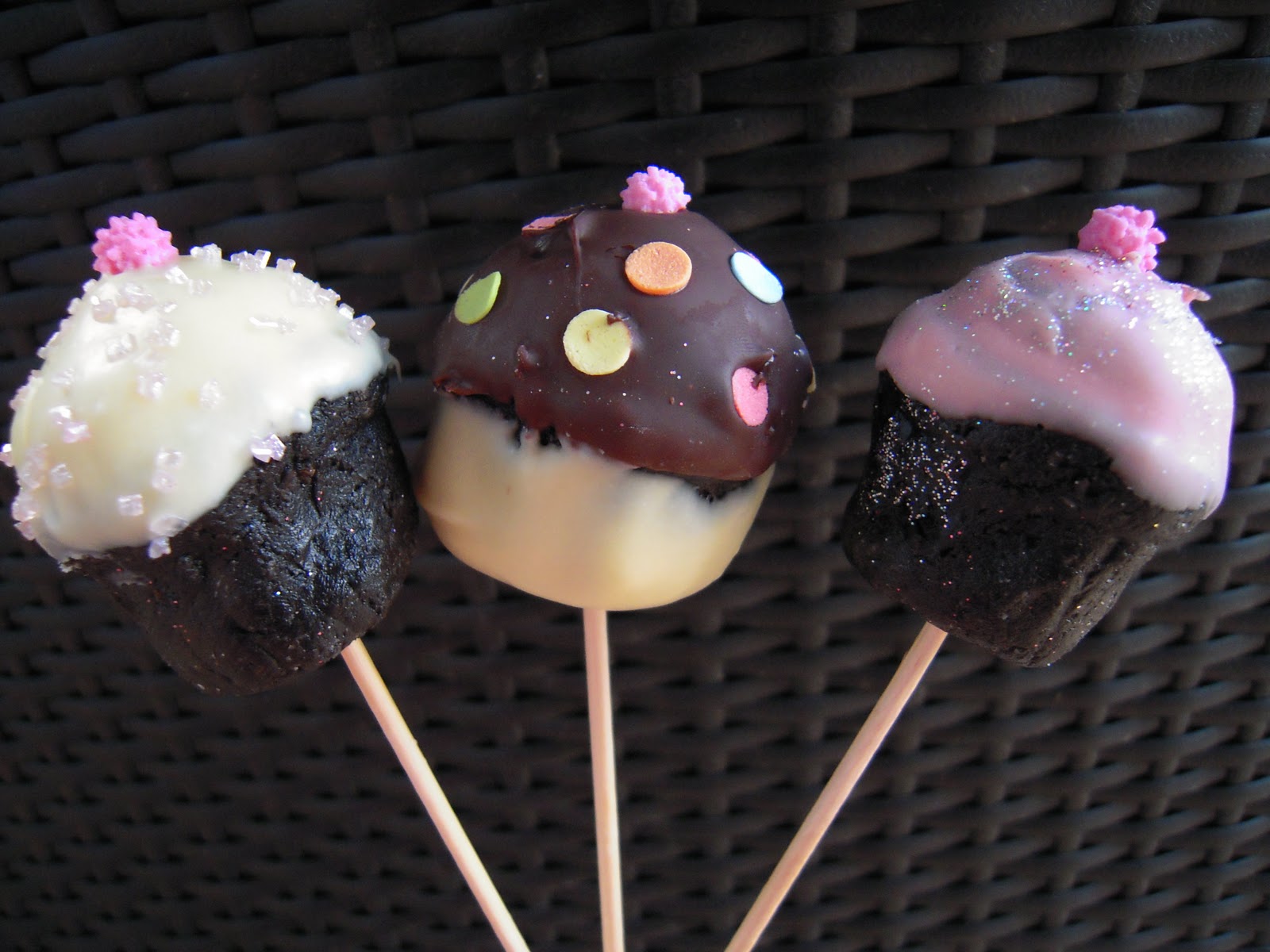 Gozoa eta Gazia: (Cup)cake pops en el primer aniversario