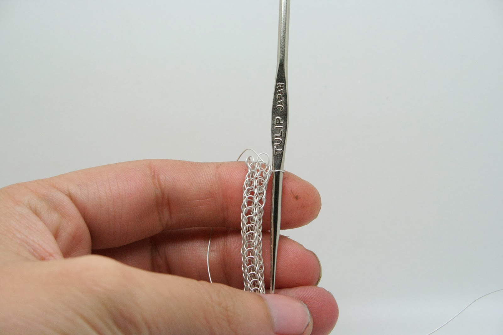 Contemporary Jewelry by Beatriz Fortes: Making a Handwoven Silver Chain