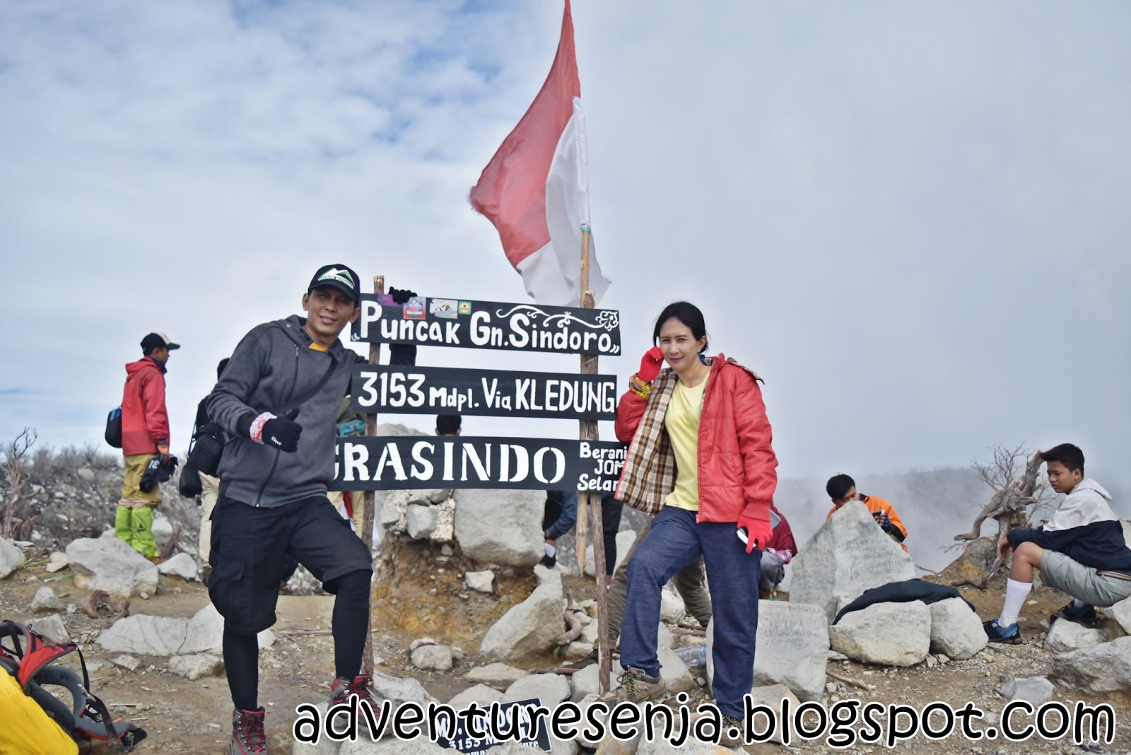 Pendakian Gunung Sindoro via Kledung (Keindahan Puncak & Sensasi Ojek ...