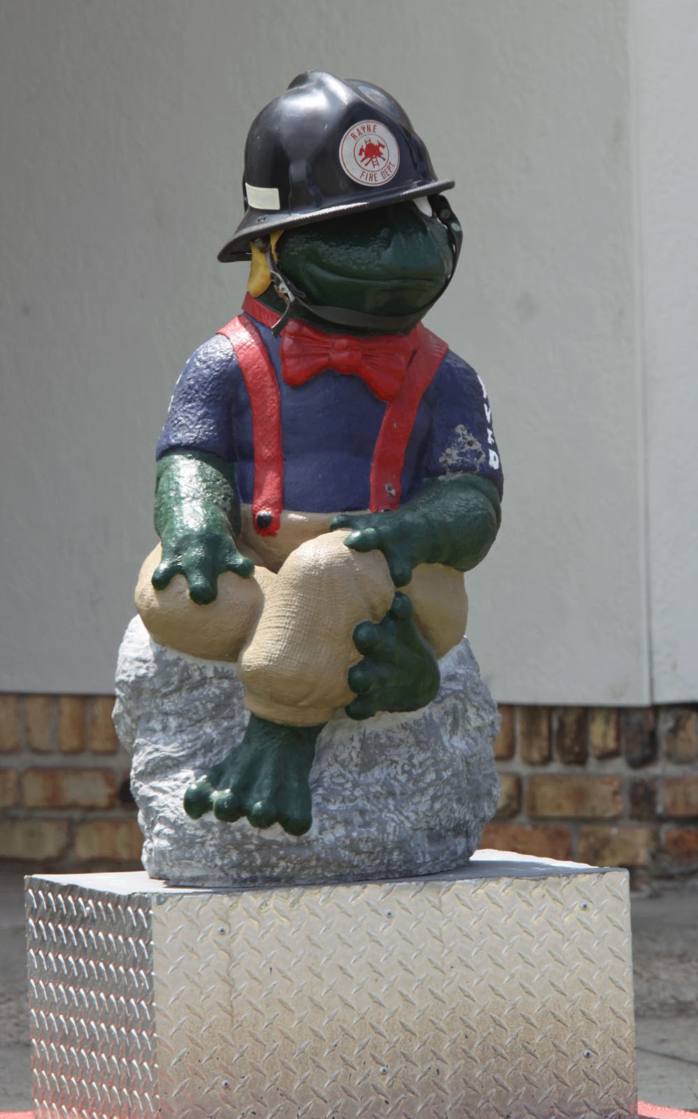 Southern Lagniappe: Rayne, Louisiana: The Frog Capital of the World