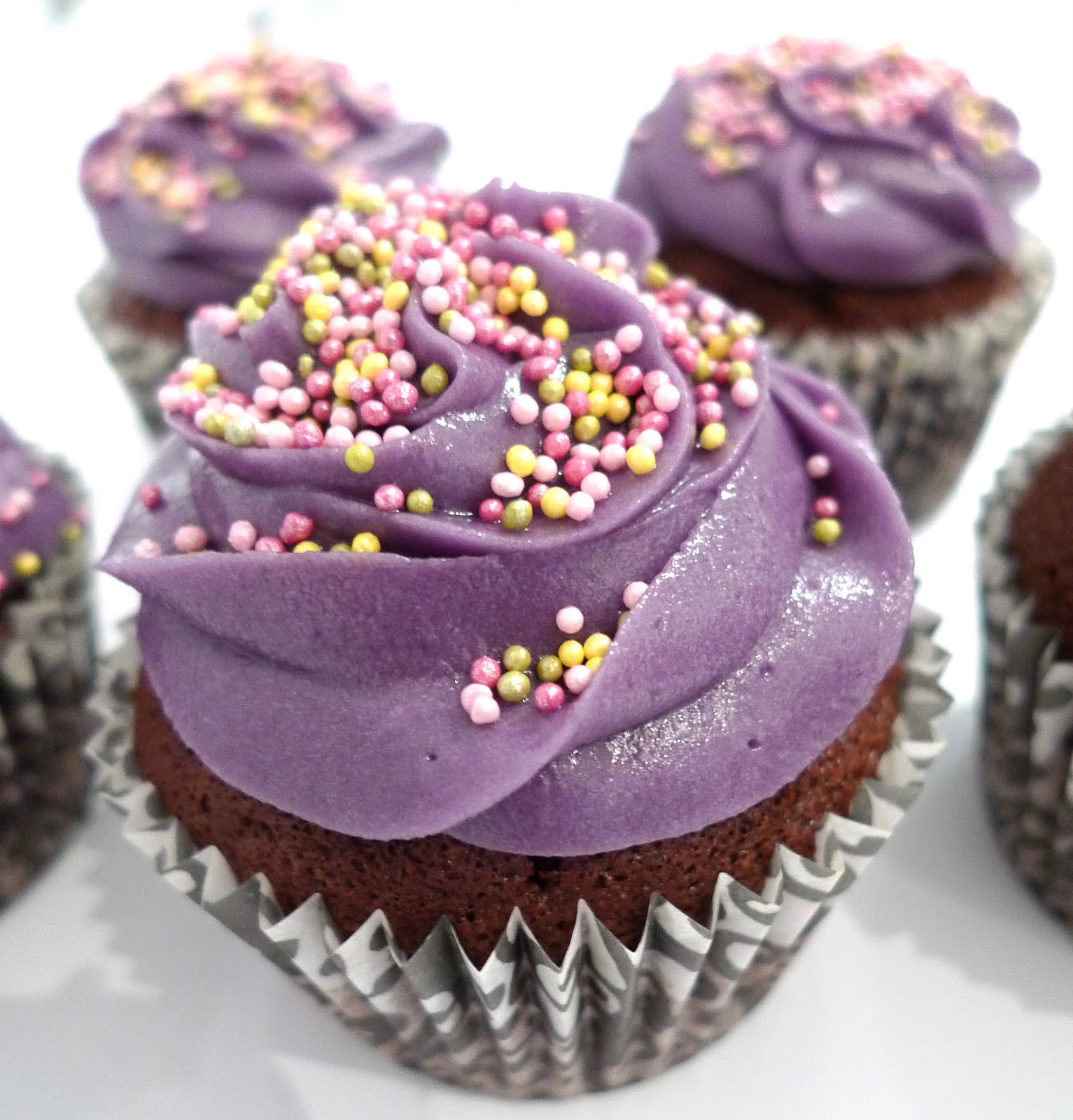 Cupcakes heaven by Margaret: Violet Cupcakes!