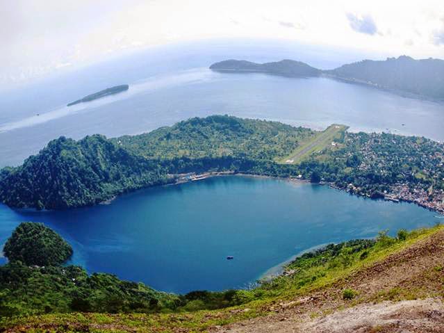 Banda Island: Heaven World Saved in Eastern Indonesia - Simarsayang