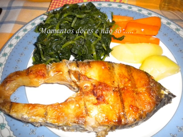Momentos doces e não só .......: Perca grelhada com nabiça, batata e ...