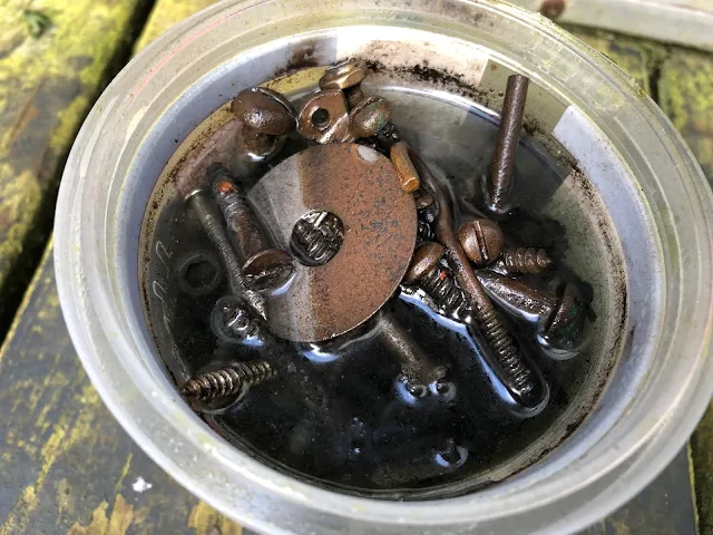 Can I use hydrochloric acid to remove rust from metal? | The Tool Yard