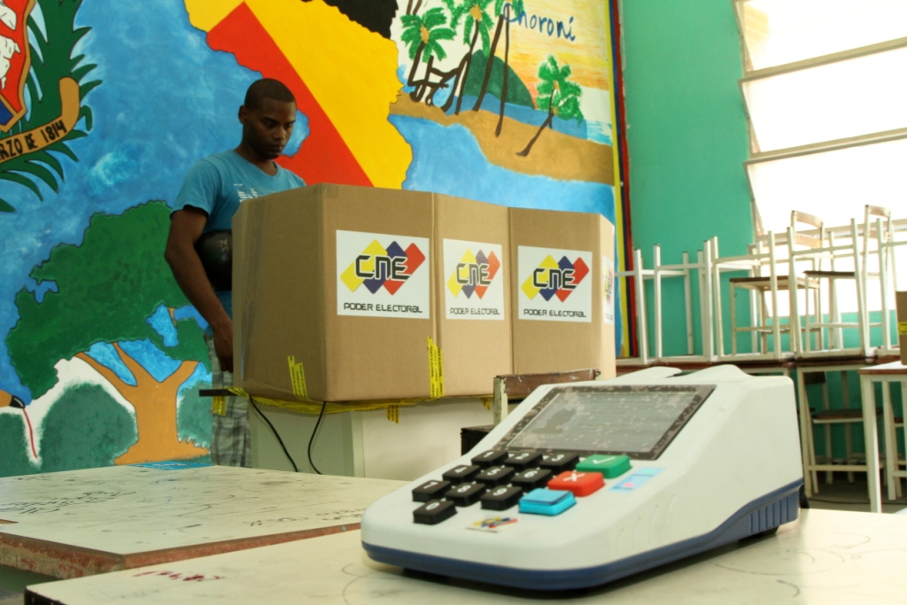 Abog. @EdwinGomezVP: 2012