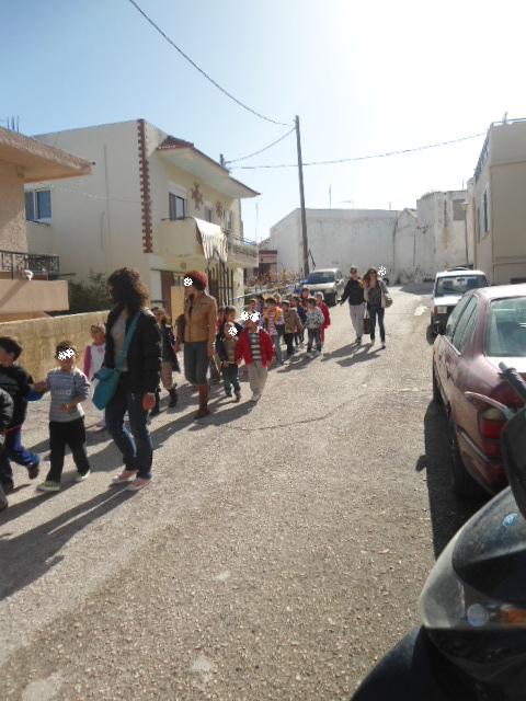 .~~kindergarten teacher ~~ΝΗΠΙΑΓΩΓΟΣ.....ΧΡΩΜΑΤΑ ΚΑΙ ΑΡΩΜΑΤΑ ...