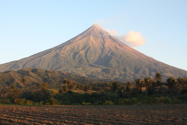 Dreamrose: BULKANG MAYON-(MAYON VOLCANO)
