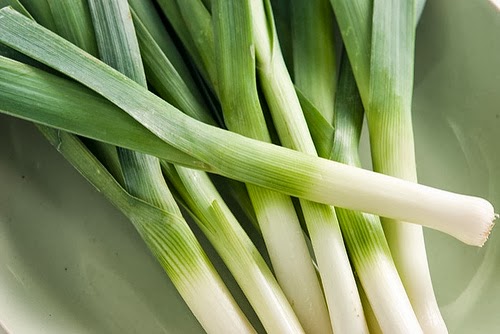 Farmacia Domnului: Prazul, un medicament excepţional pentru sezonul rece