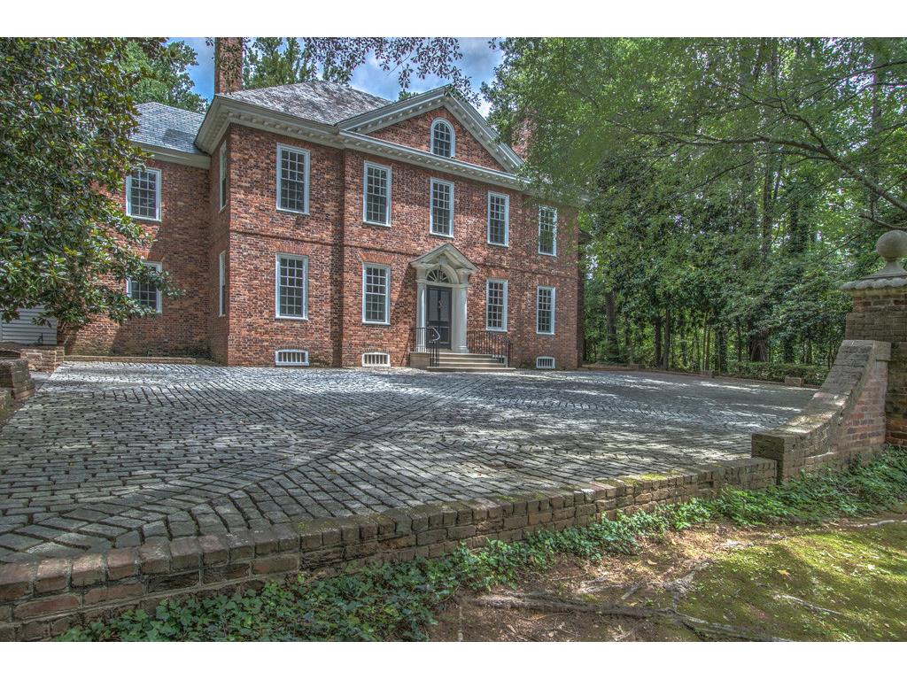 Color Outside the Lines: The 2017 Southeastern Showhouse