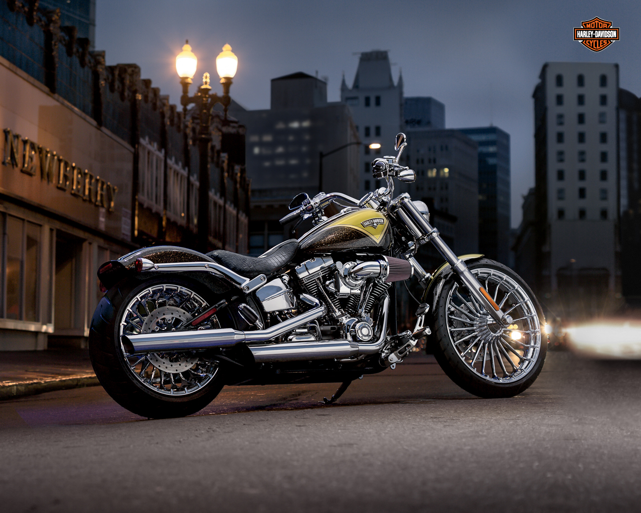 Nueva Softail CVO Breakout de Harley-Davidson | Sobre Ruedas Vintage