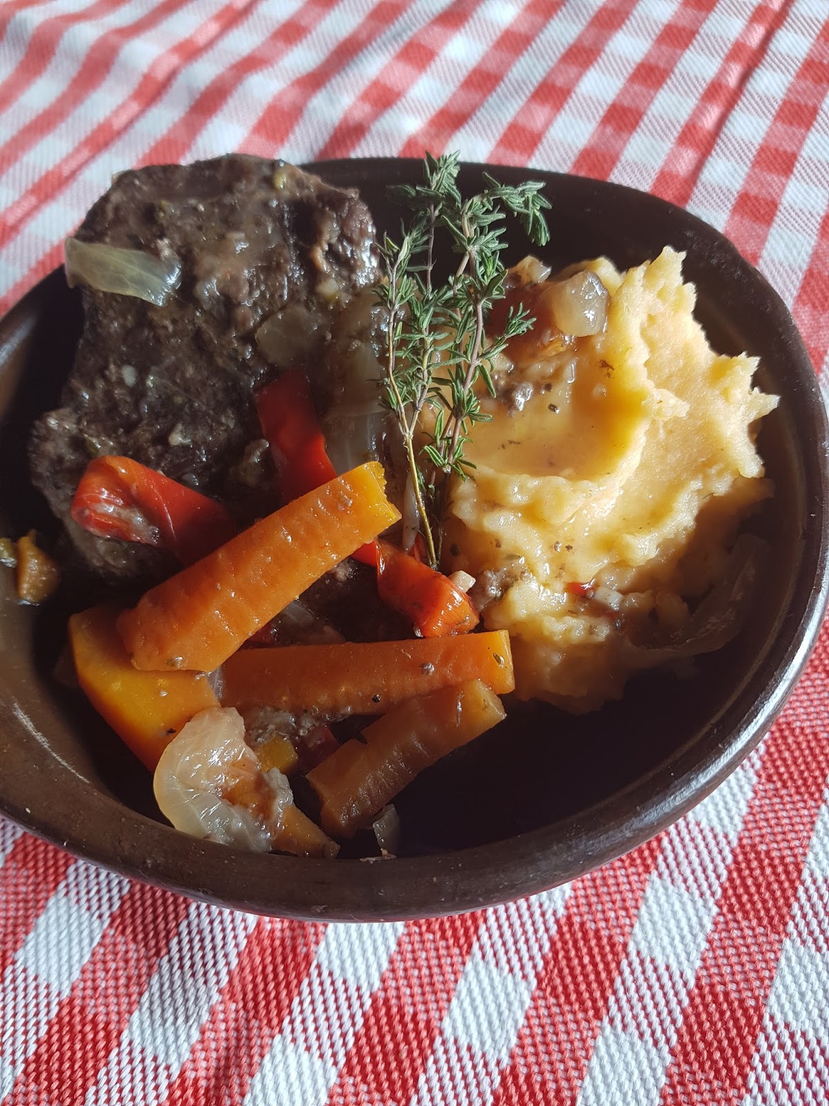 Plateada al Jugo con Puré Picante