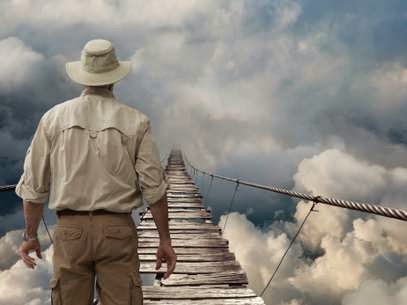 Reflexiona Con Frases: Considero Más Valiente al que Conquista Sus Deseos