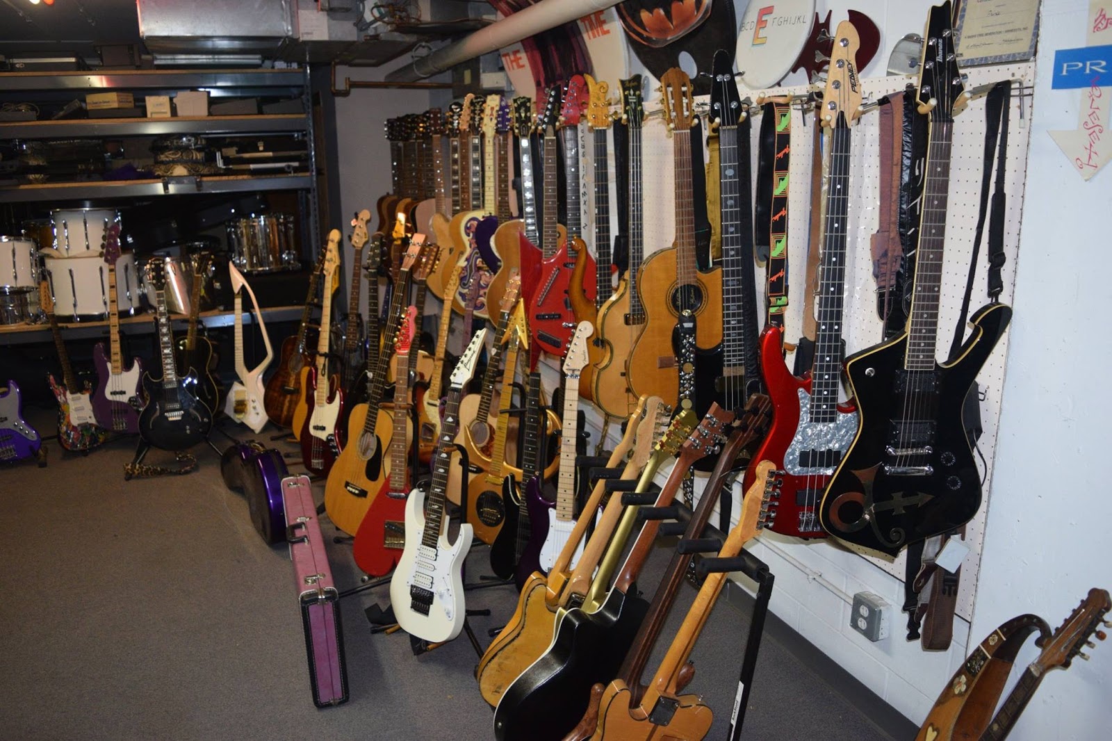 Cloud Guitar Central: The Instrument Room