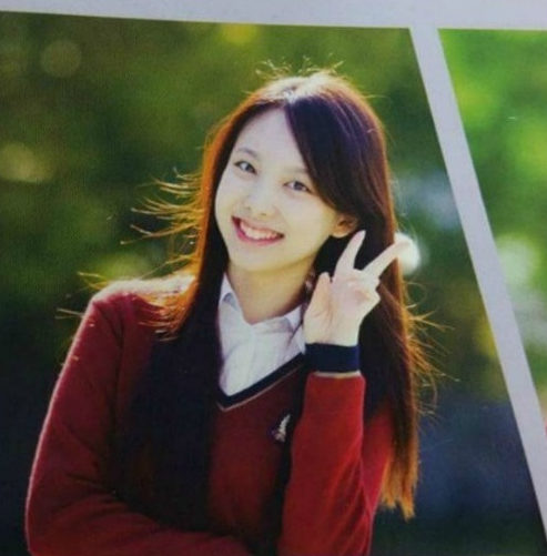 Graduation Pictures of Female Kpop Idols