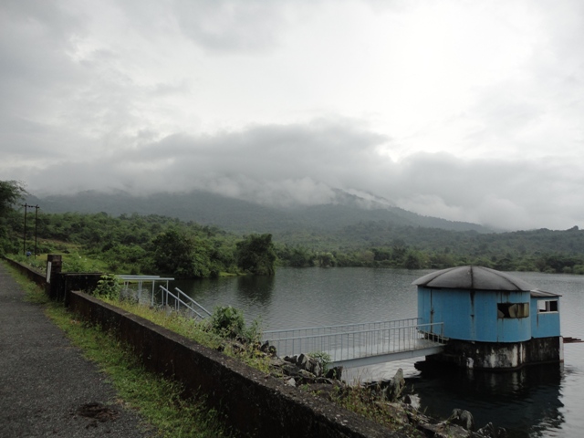 As I Explore .....: Chapoli Dam, Canacona, Goa